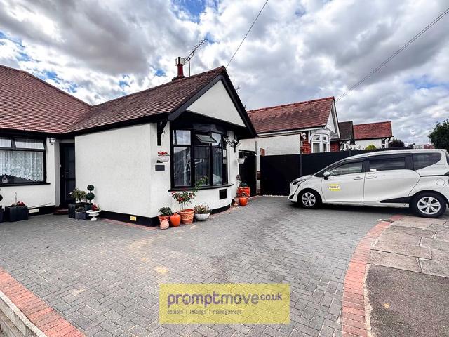 Humberstone Close, Luton LU4, 3 bed property to rent, £1,600 pcm | PrimeLocation