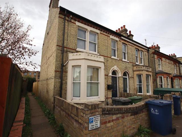 Humberstone Road, Cambridge CB4 1 bed apartment to rent £1,290 pcm £298 pw