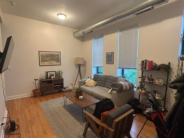 Humboldt Park 2 Bed / 1 Bath IN UNIT W/D Available July 3rd!