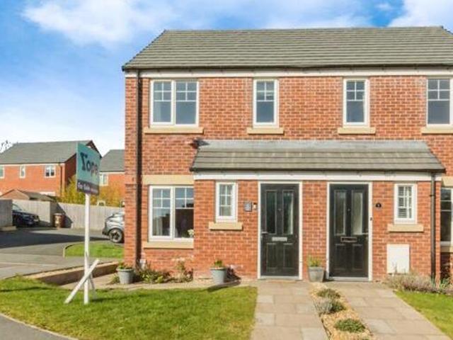 Hume Chase, Stone, 2 Bedroom End
