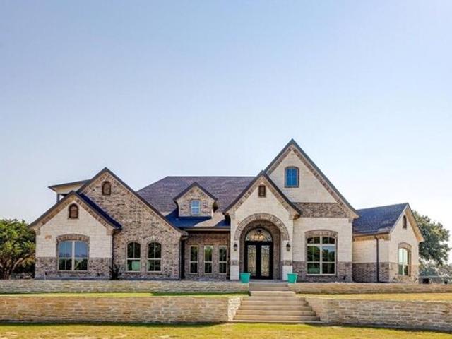 Hummingbird Ct, Granbury, Home For Sale