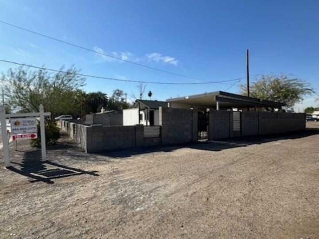Hummingbird H16 4 Bedroom Apartment for Rent at 6216 S 10th St, Phoenix, AZ 85042