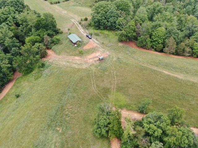 Hummingbird Ln, Celina, TN 38551