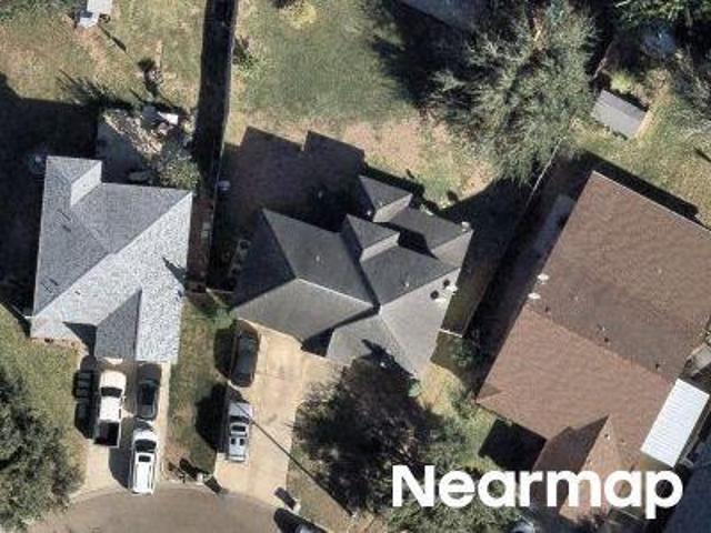 Hummingbird Ln S
