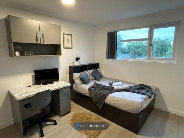 Humphrey Road, Manchester M16, Studio to rent, £910 pcm | PrimeLocation