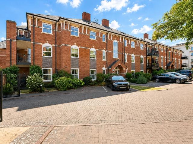 Humphris Place, Cheltenham, Gloucestershire GL53, 3 bed flat to rent, £1,500 pcm | PrimeLocation