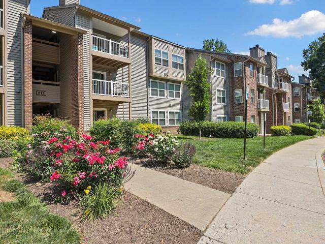 Hunt Club 2 Bedroom Apartment for Rent at 404 Christopher Ave, Gaithersburg, MD 20879