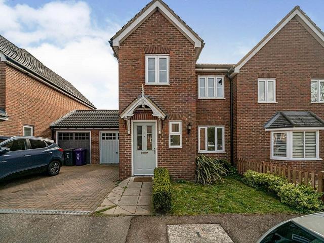 Hunt Hill Close, Stevenage, Hertfordshire SG1, 3 bed semi detached house to rent, £1,650 pcm | PrimeLocation
