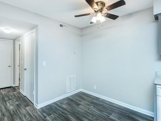 Hunter Chase 2 Bedroom Apartment for Rent at 1897 Madison St, Clarksville, TN 37043 Madison Street