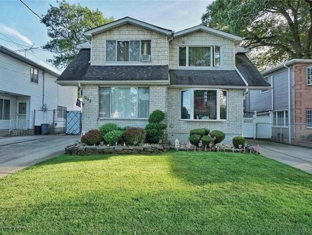 Hunter Ave, Staten Island, Home For Sale