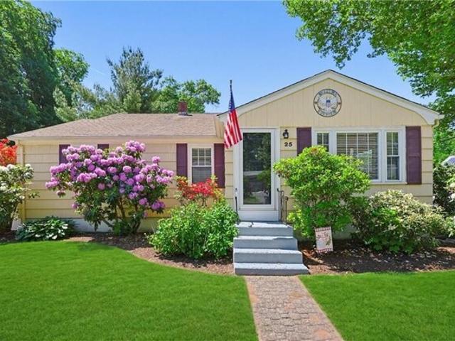 Hunter Dr, Cumberland, Home For Sale