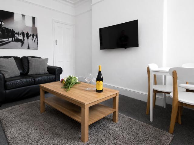 Hunter House Road Room 1