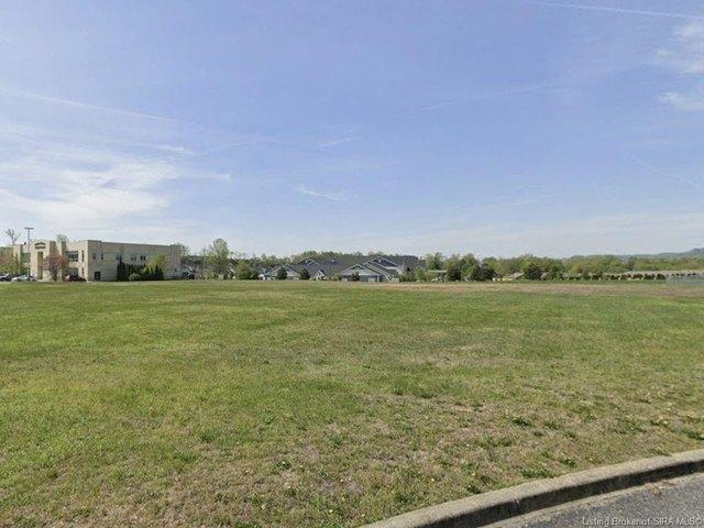 Hunter Station Way, Sellersburg, IN 47172