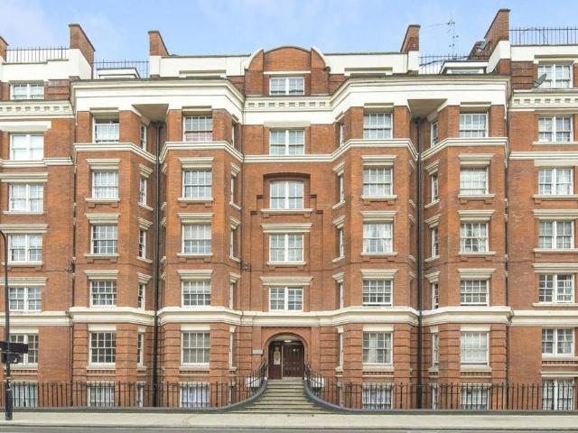 Hunter Street, London WC1N 2 bed flat to rent £2,600 pcm £600 pw