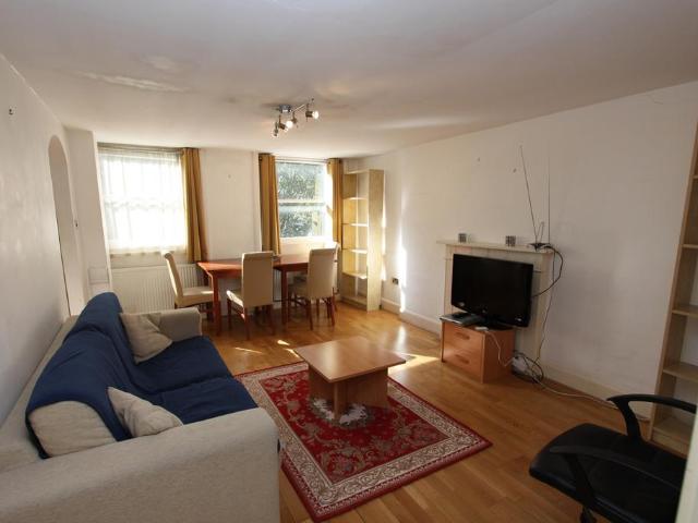 Hunter street, London WC1N 2 bed flat to rent £2,800 pcm £646 pw