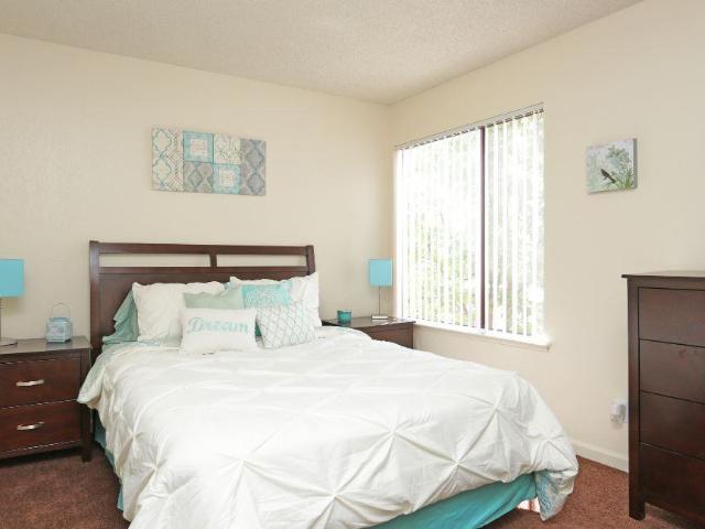 Hunter Place 2 Bedroom Apartment for Rent at 1050 W Griffith Way, Fresno, CA 93705