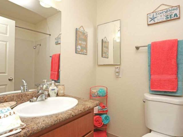 Hunter Place 2 Bedroom Apartment for Rent at 1050 W Griffith Way, Fresno, CA 93705