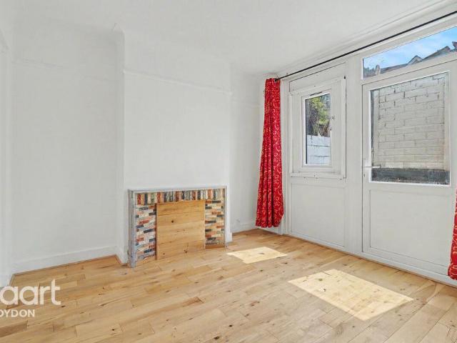 Hunter Road, THORNTON HEATH 4 bed terraced house to rent £2,700 pcm £623 pw