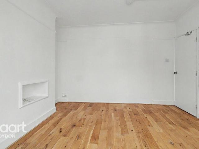 Hunter Road, THORNTON HEATH 4 bed terraced house to rent £2,700 pcm £623 pw