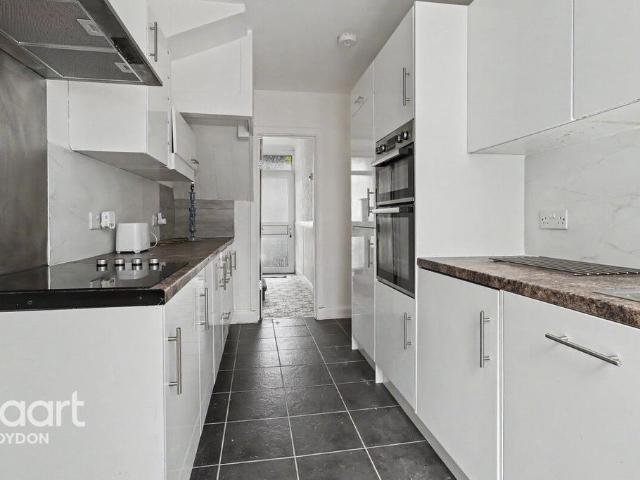 Hunter Road, THORNTON HEATH 4 bed terraced house to rent £2,700 pcm £623 pw