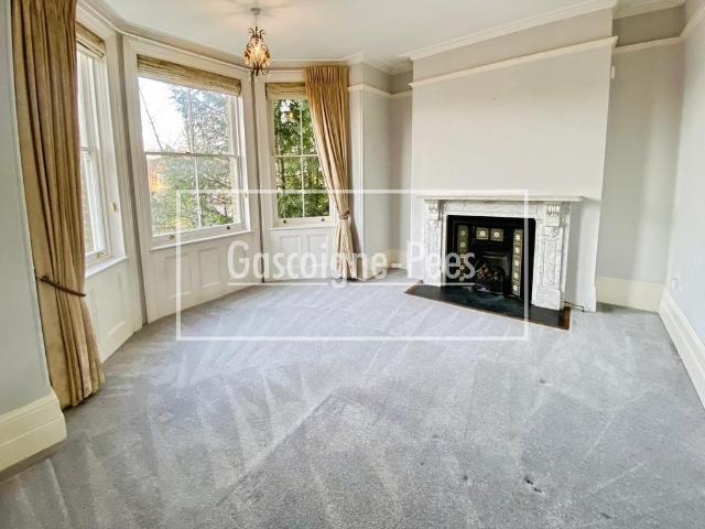 Hunter Road, Guildford, GU1 2 bed apartment to rent £2,050 pcm £473 pw