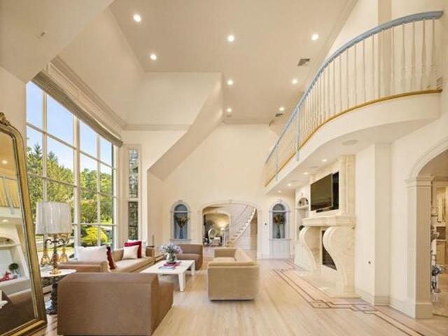 Hunter Rdg, Woodcliff Lake, Home For Sale