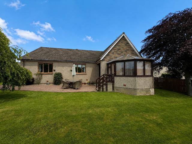 Hunterfield Road, Gorebridge EH23 4 bed detached bungalow to rent £1,945 pcm £449 pw