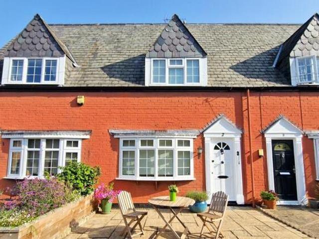 Hunters Mews, Windsor, 2 Bedroom Terraced