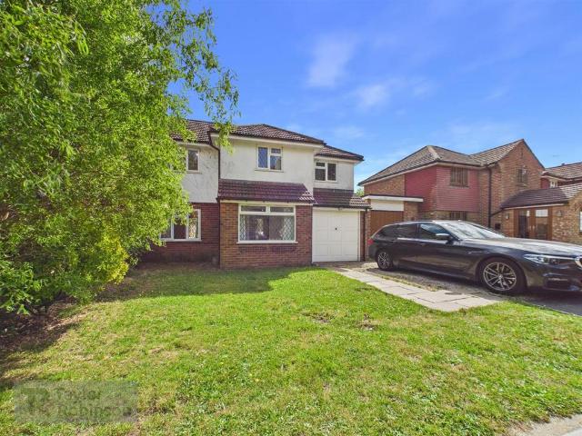 Hunters Chase, South Godstone, Godstone 4 bed house to rent £2,800 pcm £646 pw