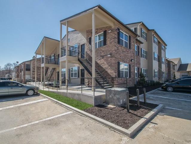 Hunters Court 2 Bedroom Apartment for Rent at 8550 Spring Valley Rd, Dallas, TX 75240