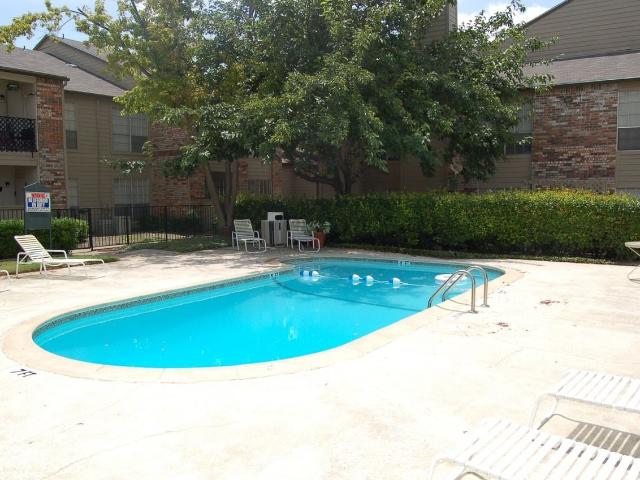 Hunters Court 2 Bedroom Apartment for Rent at 8550 Spring Valley Rd, Dallas, TX 75240