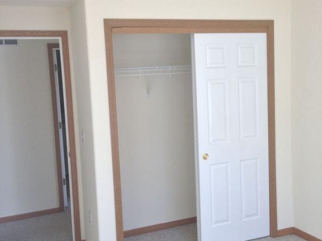 Hunters Glen Apartments 2 Bedroom Apartment for Rent at 101 Deer Xing, Johnson Creek, WI 53038
