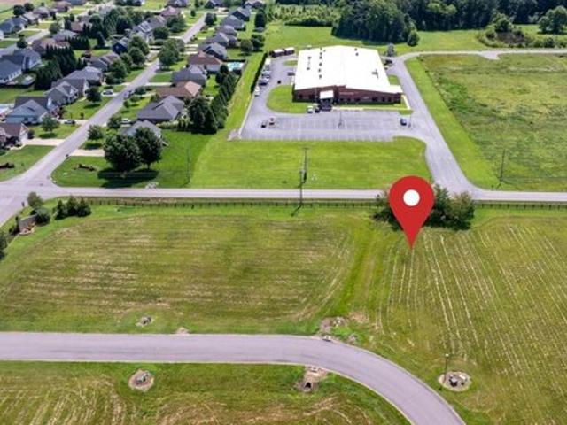 Hunters Gln, Murray, KY 42071