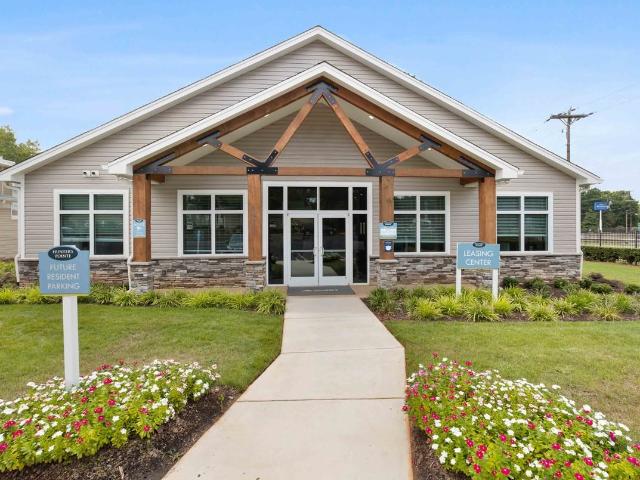 Hunters Pointe 1 Bedroom Apartment for Rent at 1841 Prospect Dr, Charlotte, NC 28213 Hidden Valley