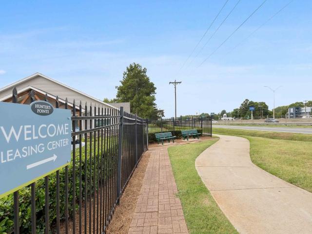 Hunters Pointe 2 Bedroom Apartment for Rent at 1841 Prospect Dr, Charlotte, NC 28213 Hidden Valley