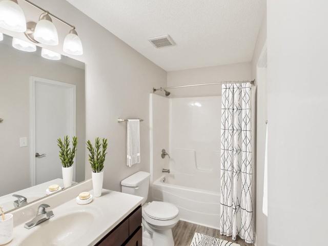 Hunters Pointe 2 Bedroom Apartment for Rent at 1841 Prospect Dr, Charlotte, NC 28213 Hidden Valley