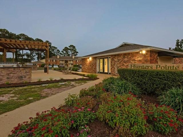 Hunters Pointe 2 Bedroom Apartment for Rent at 7591 W Highway 98, Pensacola, FL 32506