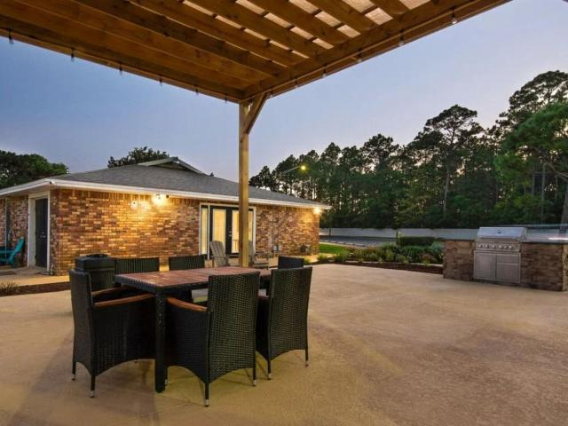 Hunters Pointe 3 Bedroom Apartment for Rent at 7591 W Highway 98, Pensacola, FL 32506