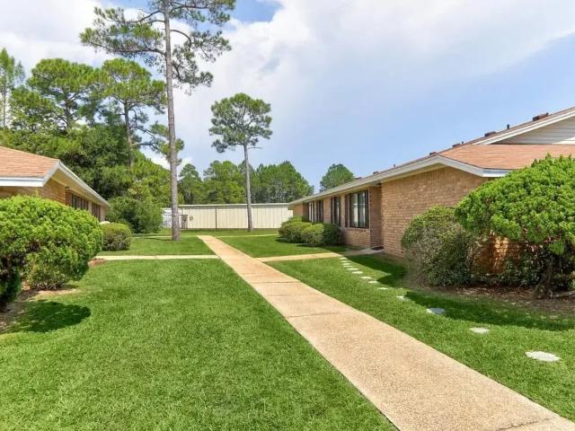 Hunters Pointe 3 Bedroom Apartment for Rent at 7591 W Highway 98, Pensacola, FL 32506