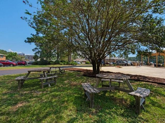 Hunters Pointe 3 Bedroom Apartment for Rent at 7591 W Highway 98, Pensacola, FL 32506