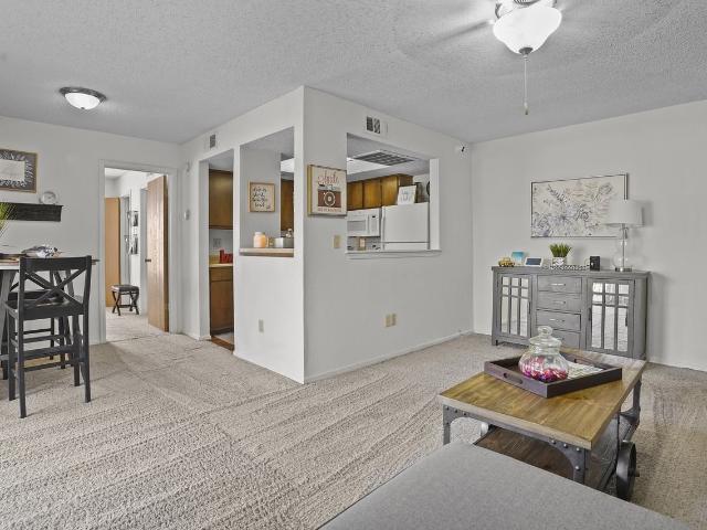Hunter's Ridge Apts. 1 Bedroom Apartment for Rent at 9211 N Council Rd, Oklahoma City, OK 73132 Northridge
