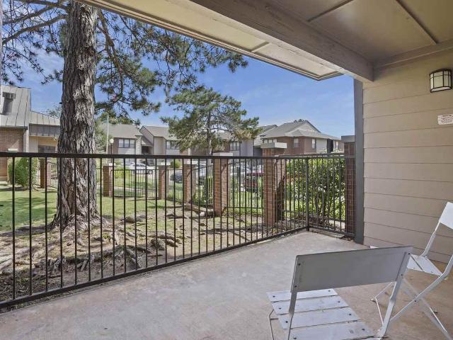 Hunter's Ridge Apts. 1 Bedroom Apartment for Rent at 9211 N Council Rd, Oklahoma City, OK 73132 Northridge