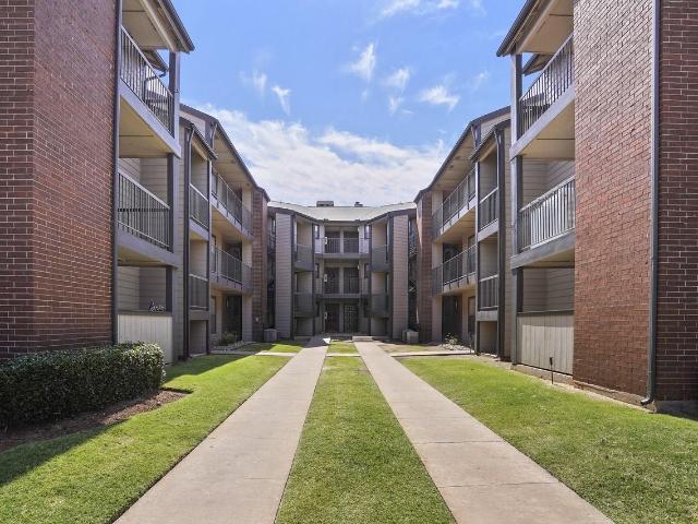 Hunter's Ridge Apts. 1 Bedroom Apartment for Rent at 9211 N Council Rd, Oklahoma City, OK 73132 Northridge
