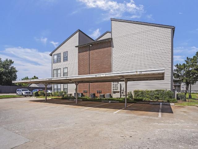 Hunter's Ridge Apts. 2 Bedroom Apartment for Rent at 9211 N Council Rd, Oklahoma City, OK 73132 Northridge