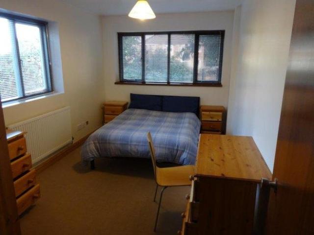 HUNTERS ROAD 6 bed house share to rent £3,270 pcm £755 pw