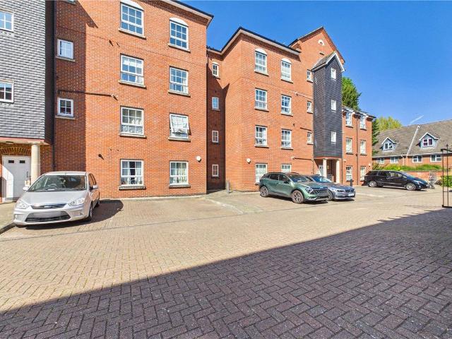 Hunters Wharf, Katesgrove Lane, Reading RG1, 2 bed flat to rent, £1,650 pcm | PrimeLocation