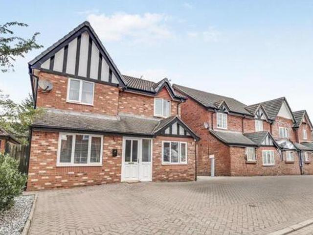 Huntersfield, Shavington, 5 Bedroom Detached