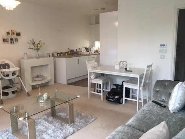 Hunting Place, Hounslow, TW5 1 bed flat to rent £1,550 pcm £358 pw