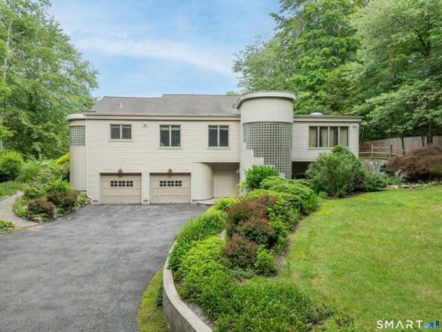 Hunting Ridge Rd, Stamford, Home For Sale