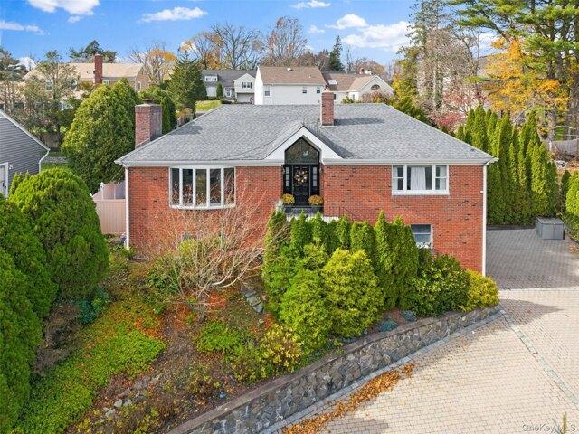 Hunting Ridge Rd, White Plains, Home For Sale